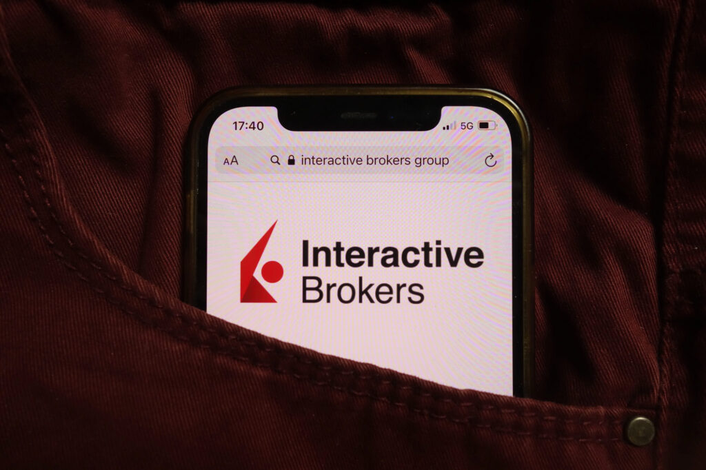 Interactive Brokers allows account funding with stablecoins - CVJ.CH